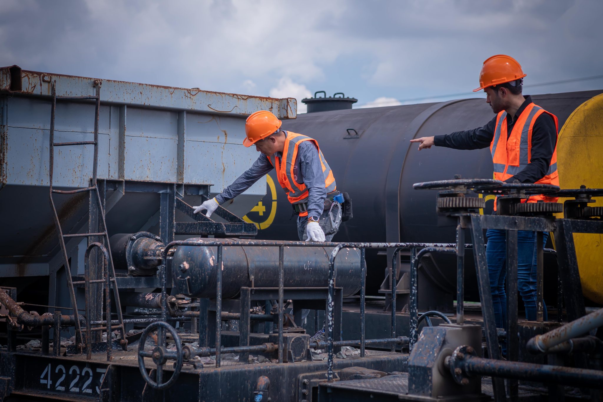 Professional Railcar Cleaning Services | Safe & Efficient | CRMS